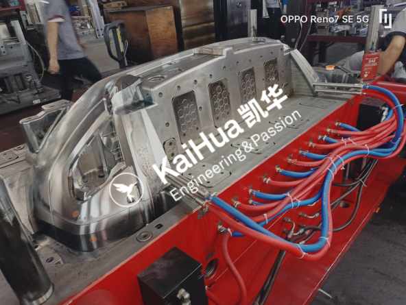 China Front Bumper of Plastic Injection Mold Car Bumper Mold Plastic ...