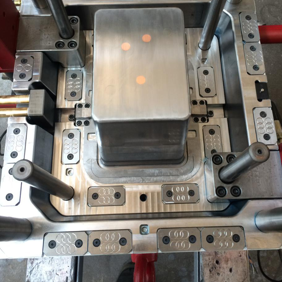 China Up to 1100L-10L Waste Bin Injection Mould manufacturers and ...